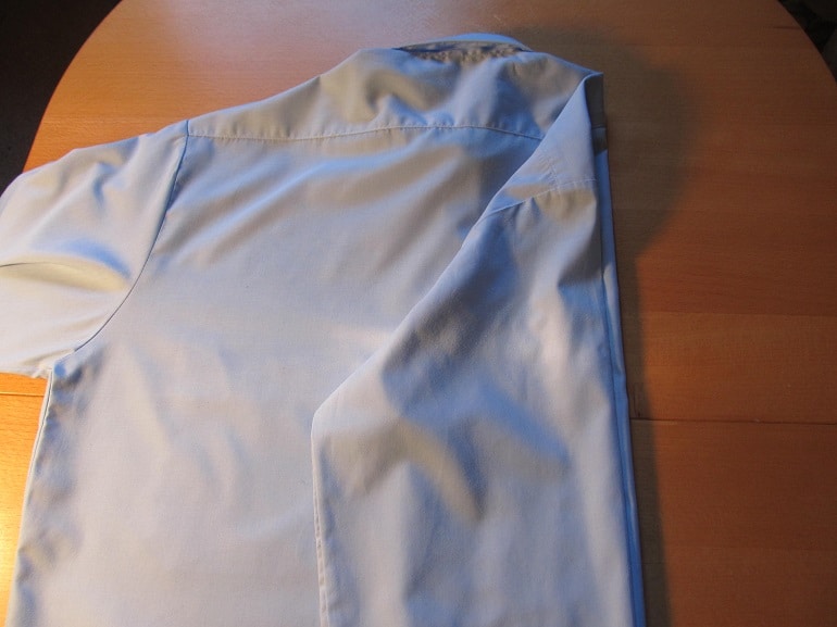 ᐅ Ein Hemd falten: einfach und Schritt für Schritt - haushaltswiki.de